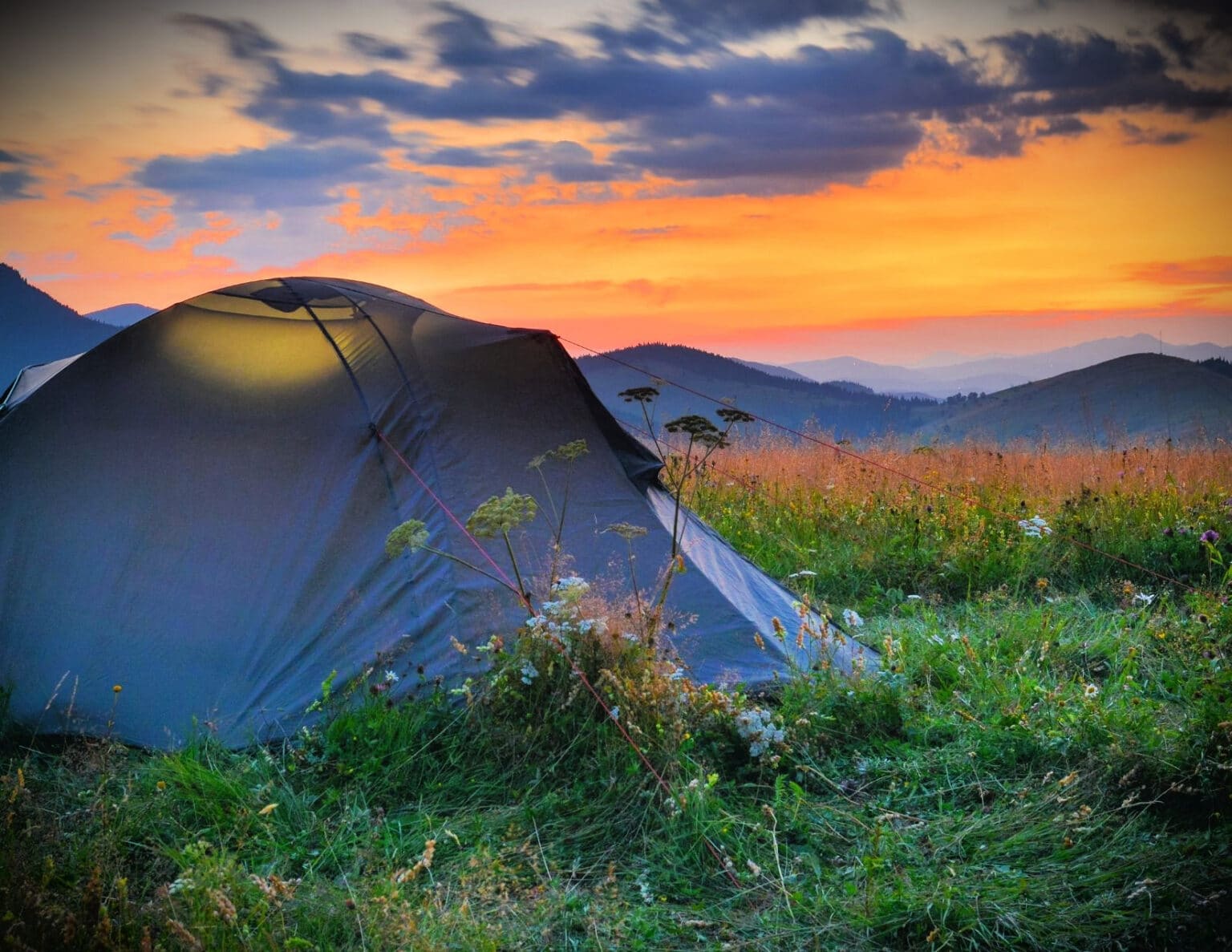 15 Romantic Staycation Ideas for Couples: Ideas for Everyone