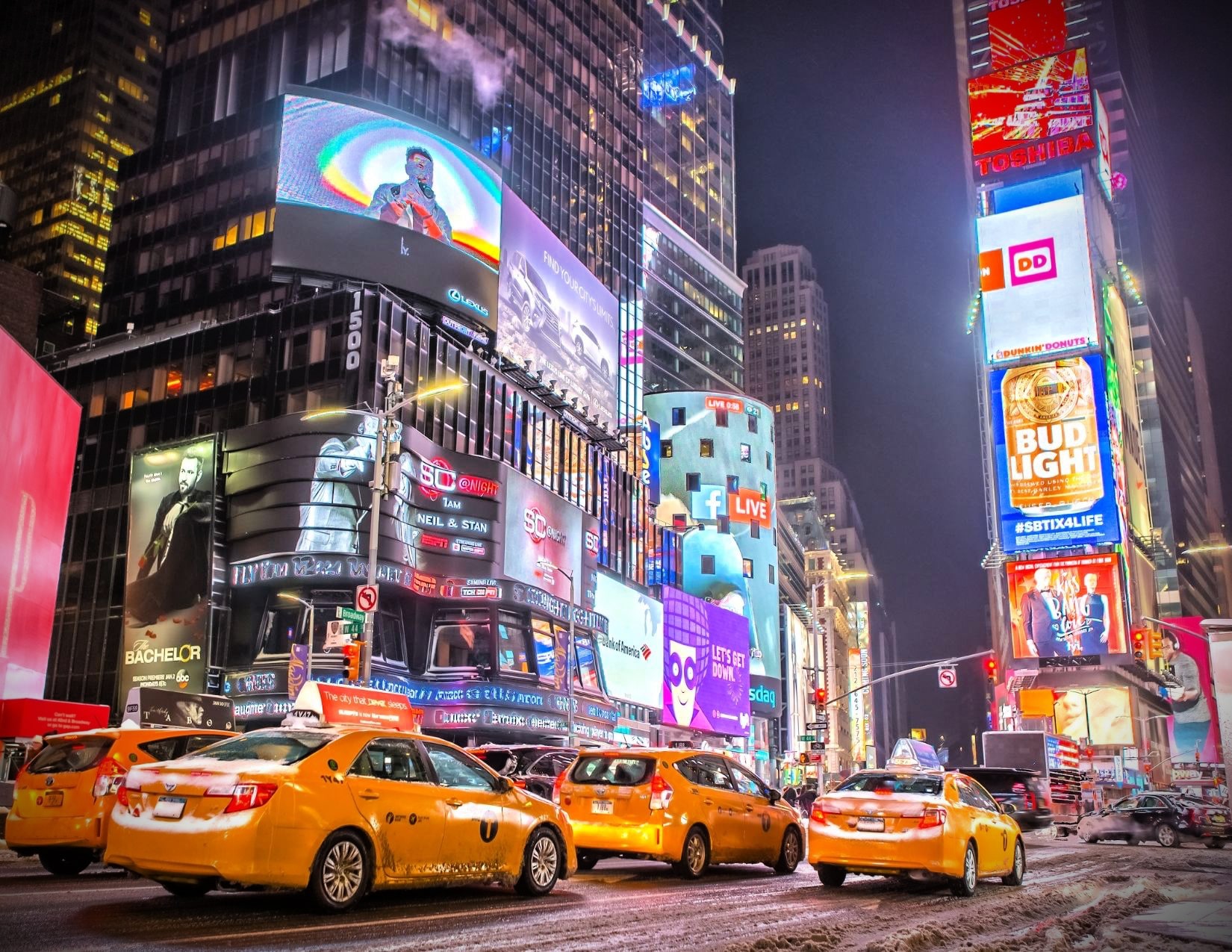 25 Exciting Things to Do in Times Square at Night