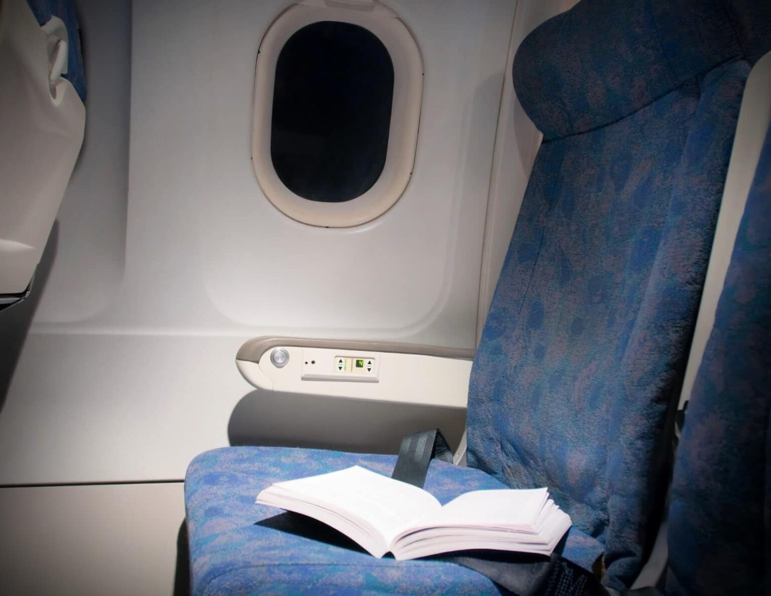 20 Best Books to Read on a Plane: For Long and Short Trips