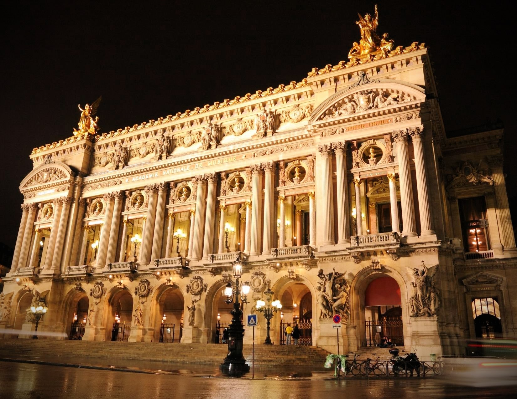 A Guide to Solo Travel in Paris: 39 Things to Do by Yourself