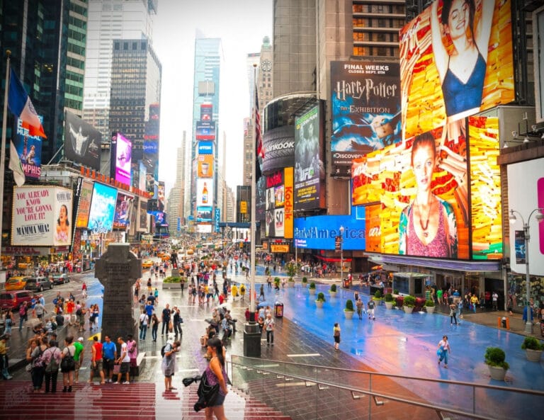 40 Best Things to Do in Times Square: According to a Local