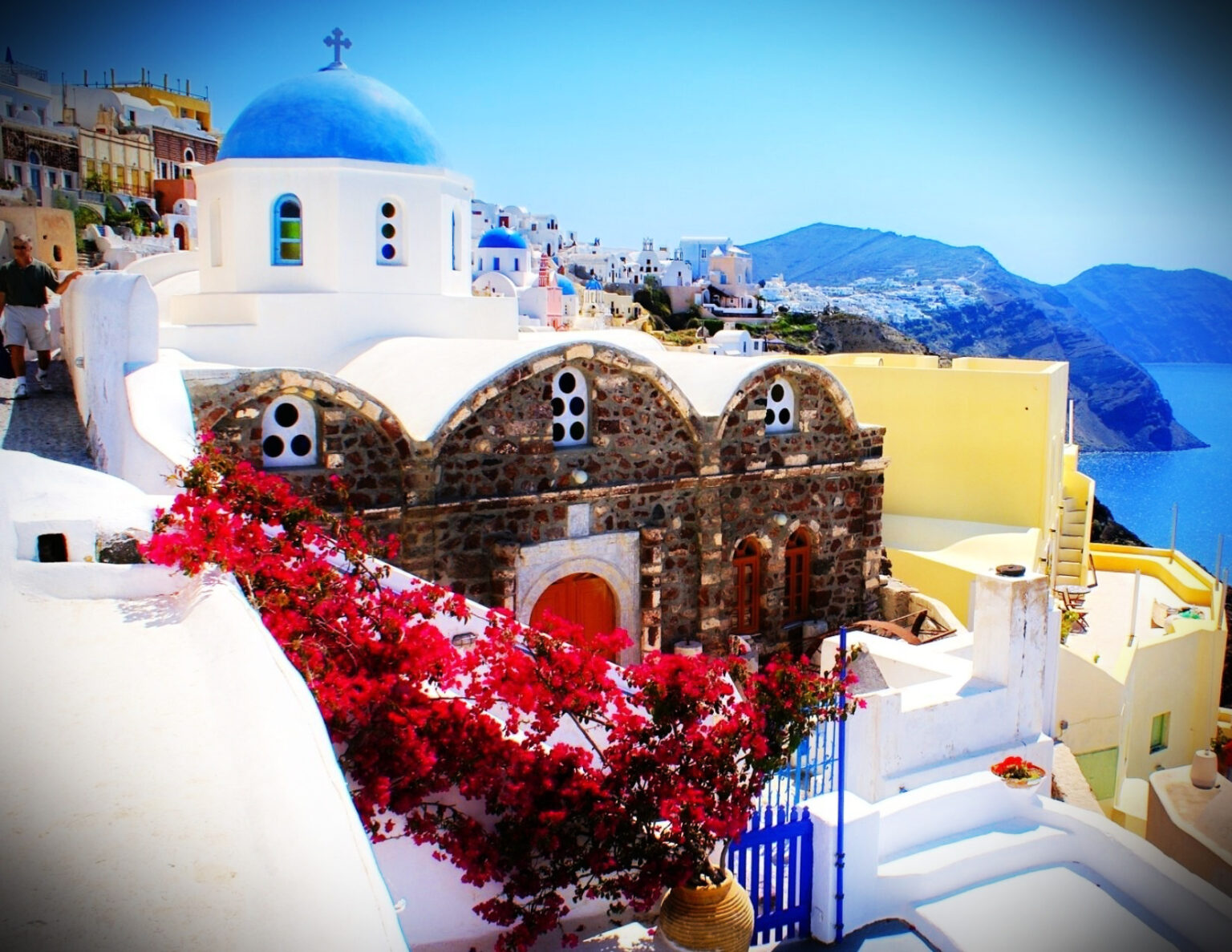 24 Things to Do in Oia: The Most Beautiful Part of Santorini