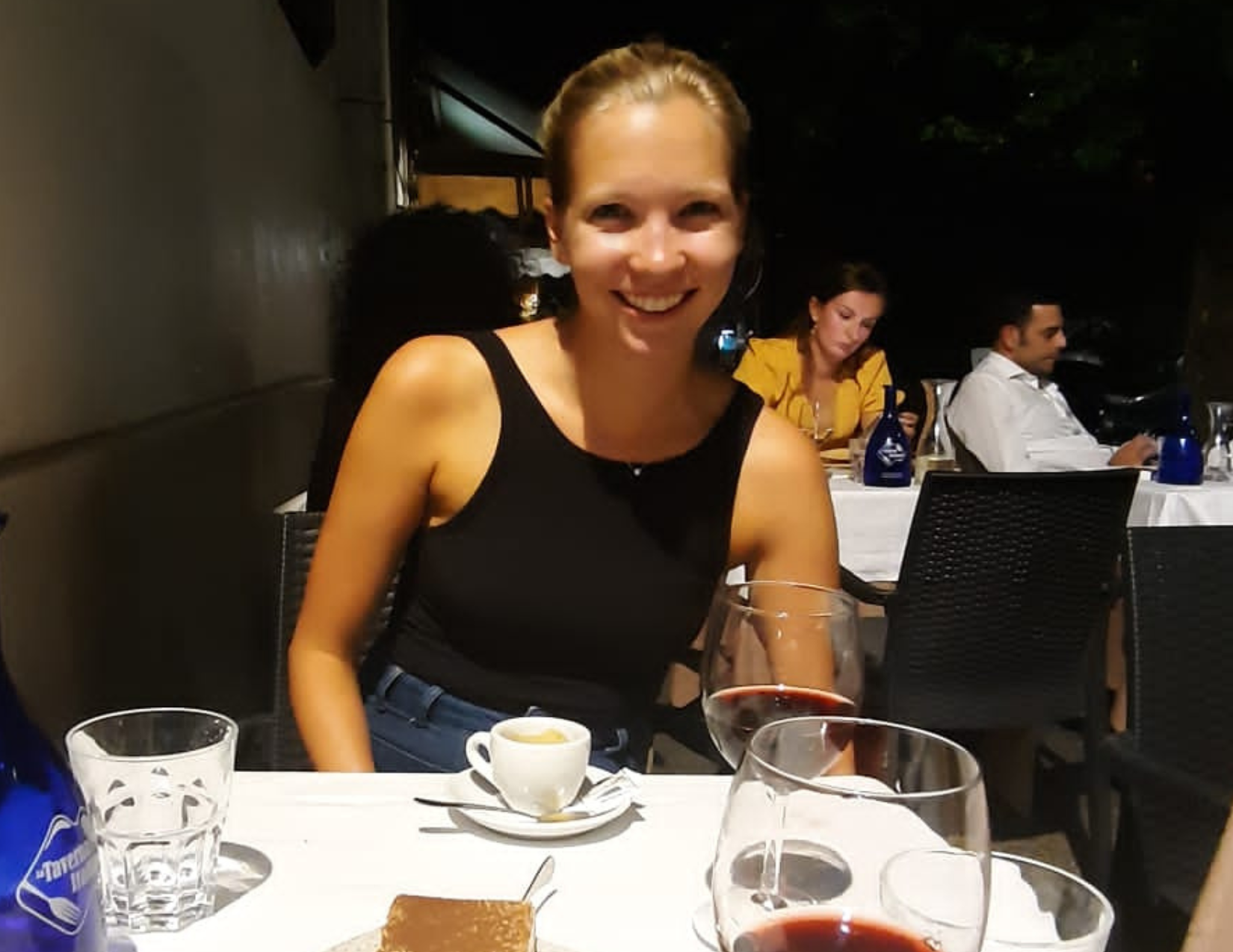 18 Tips for Eating at Restaurants Alone From a Solo Traveler