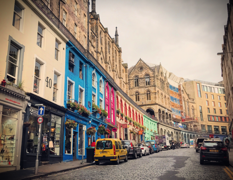 Edinburgh Solo Travel: Tips + 22 Exciting Things to Do Alone