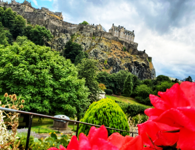 Edinburgh Solo Travel: Tips + 22 Exciting Things to Do Alone