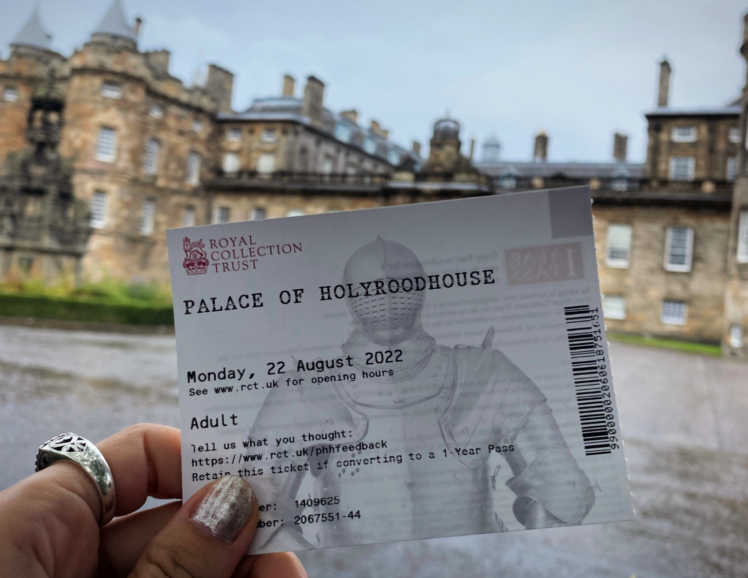 Edinburgh Solo Travel: Tips + 22 Exciting Things to Do Alone