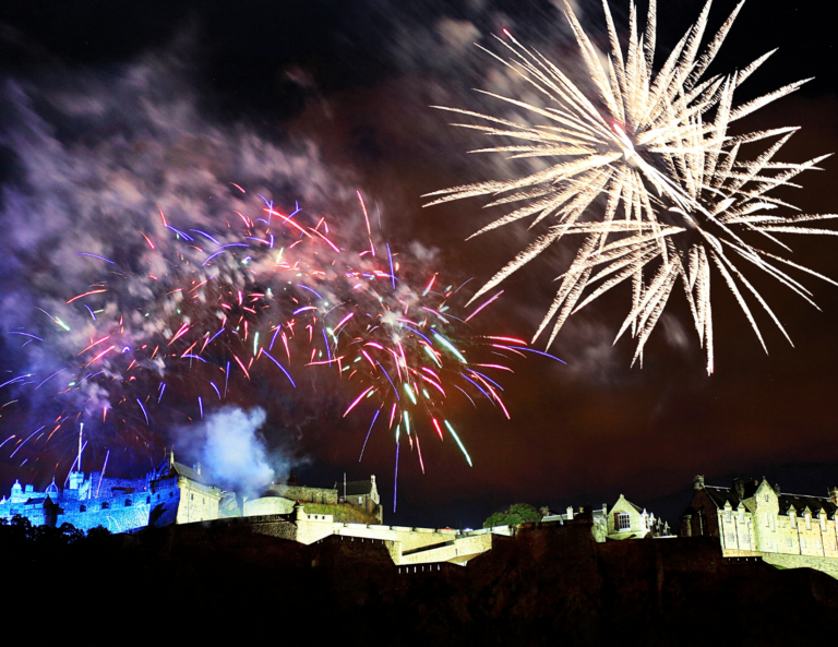 23 Things to Do in Edinburgh at Night You Can't Miss!