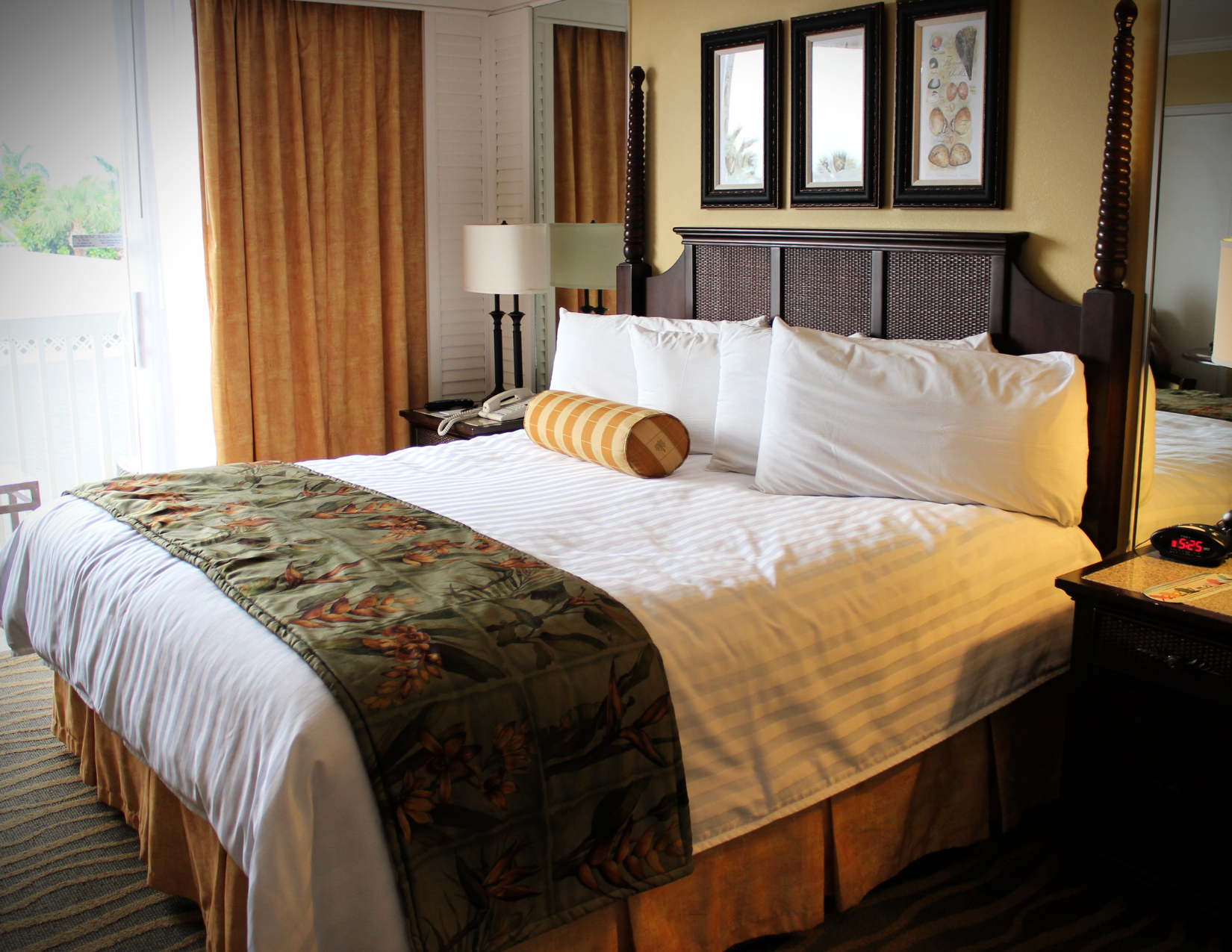 Edinburgh Solo Travel: Tips + 22 Exciting Things to Do Alone