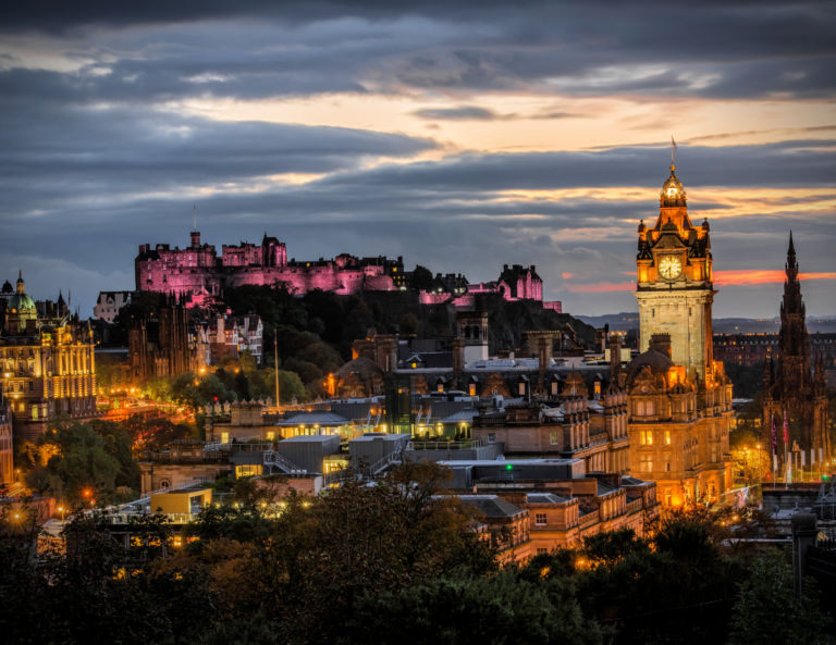 23 Things to Do in Edinburgh at Night You Can't Miss!