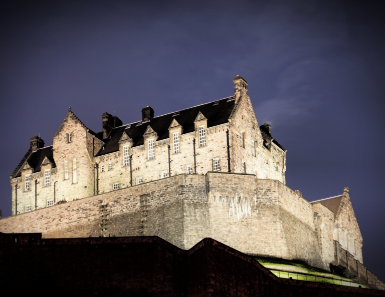 23 Things to Do in Edinburgh at Night You Can't Miss!