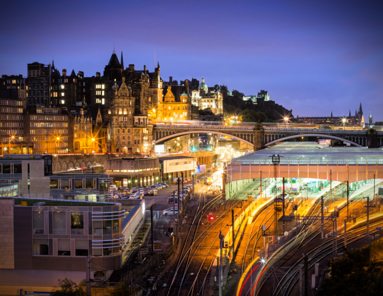 23 Things to Do in Edinburgh at Night You Can't Miss!