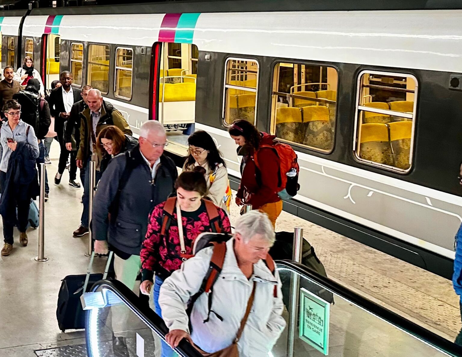 How to Get From Charles de Gaulle to Paris: A Speedy Guide!