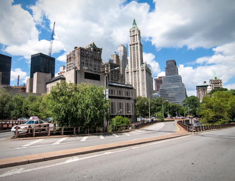 Guide to Walking the Brooklyn Bridge: 10 Tips From a Local