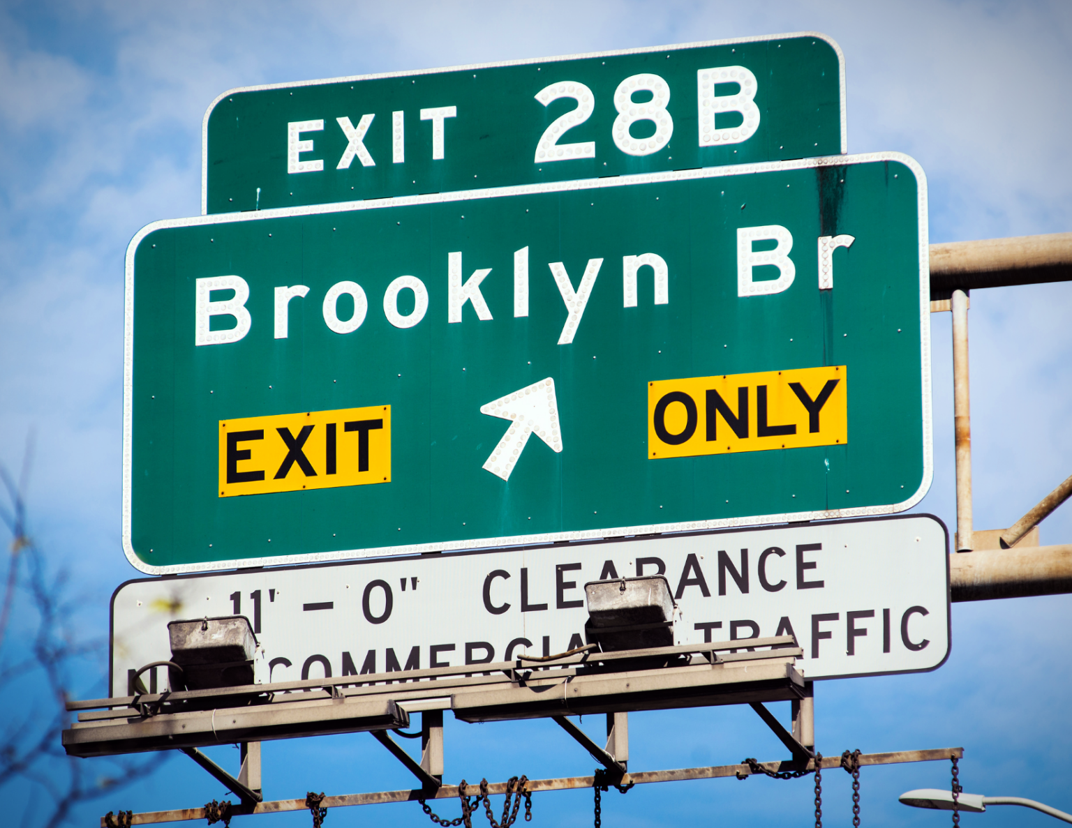 Guide to Walking the Brooklyn Bridge: 10 Tips From a Local