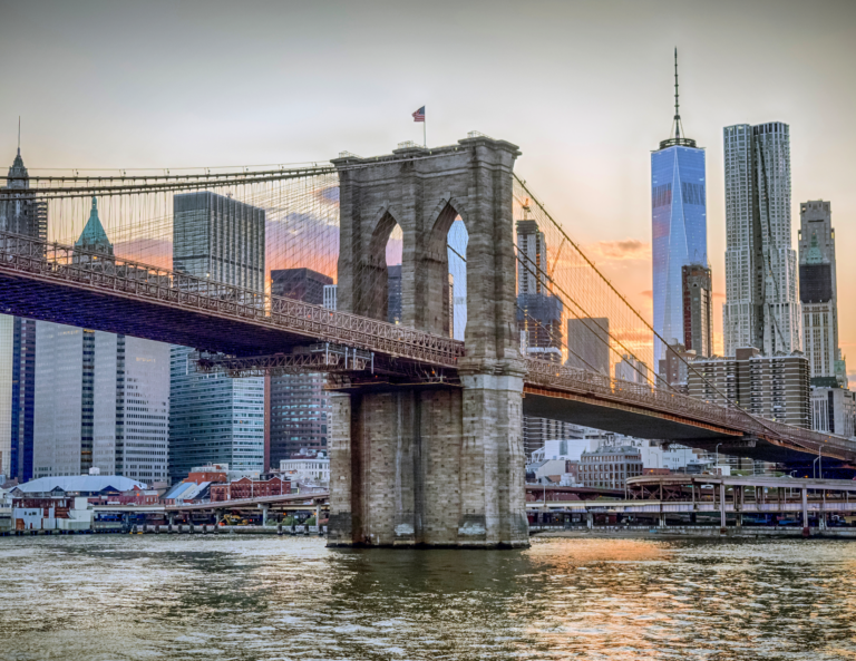 Guide to Walking the Brooklyn Bridge: 10 Tips From a Local