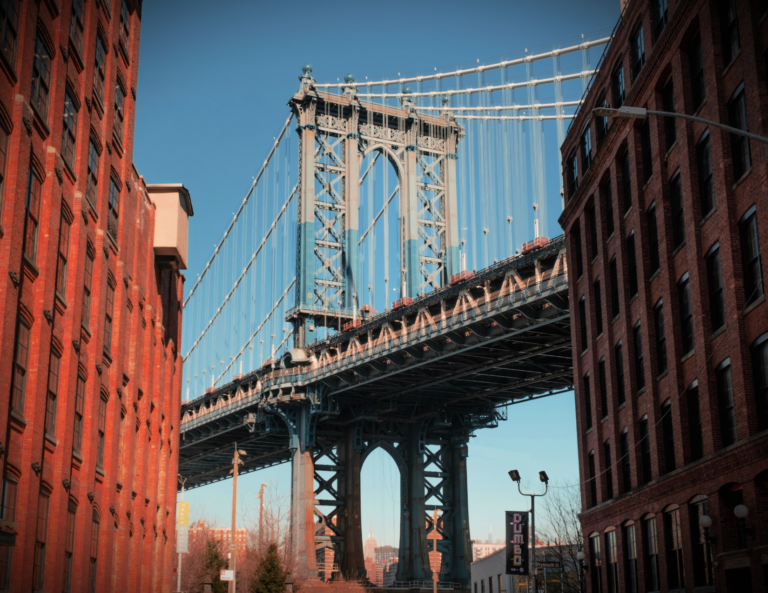Guide to Walking the Brooklyn Bridge: 10 Tips From a Local