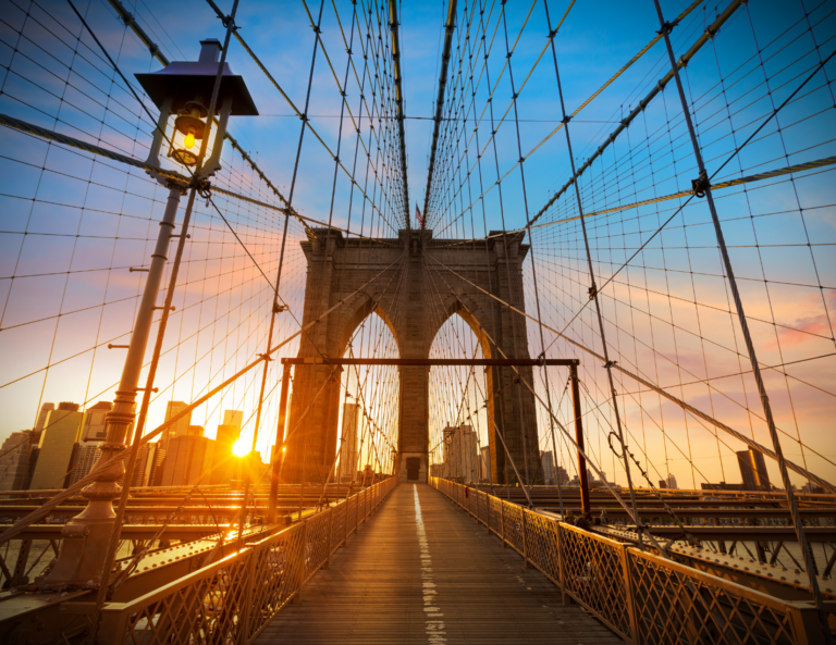 Guide to Walking the Brooklyn Bridge: 10 Tips From a Local