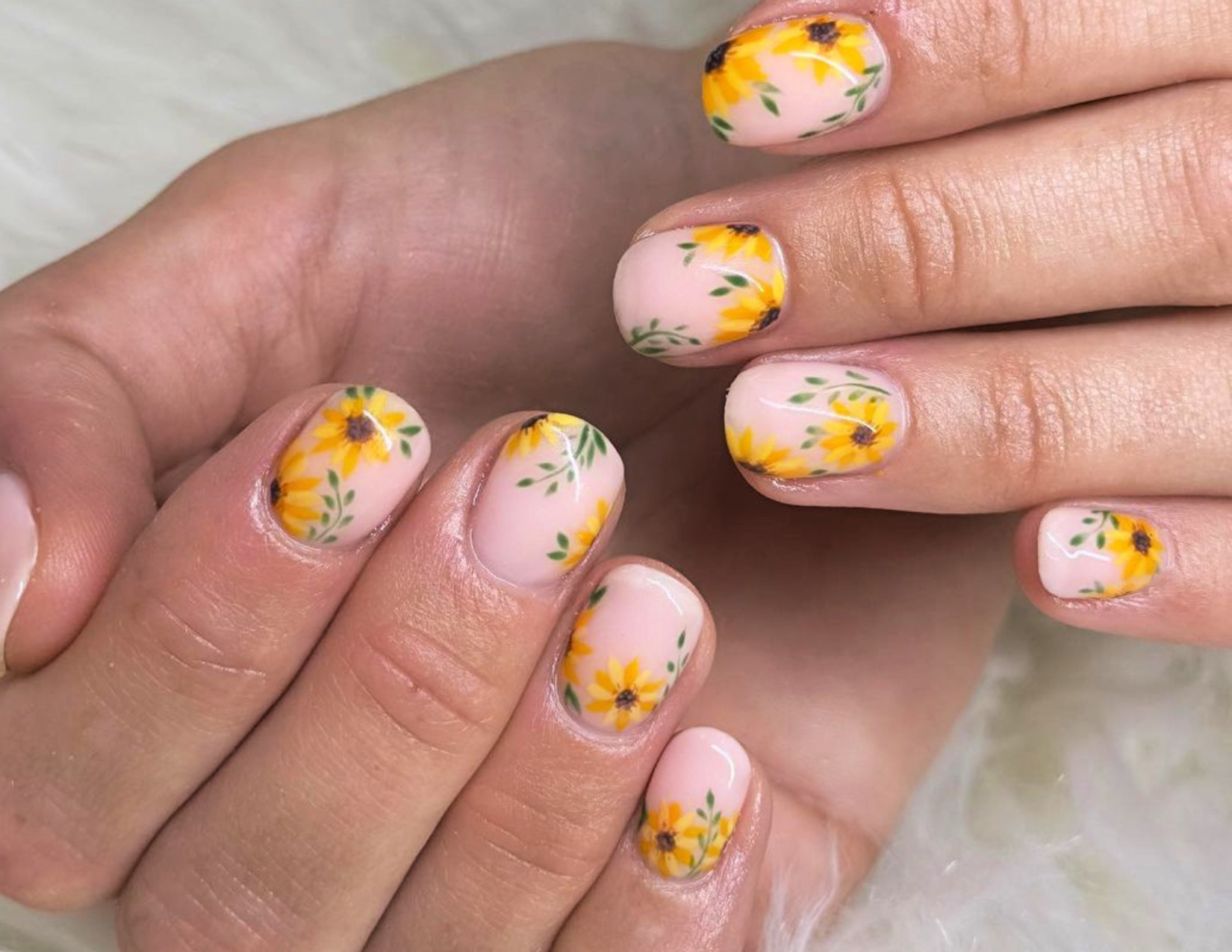 265 Vacation Nails: Favorite Trends for Travel