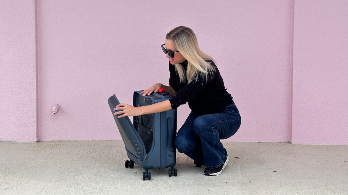 BAGSMART Getaway Carry-On Review: A Budget Travel Gem